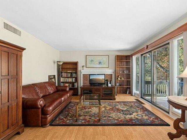condo with 2 bedroom, Southbury CT DLS102801306