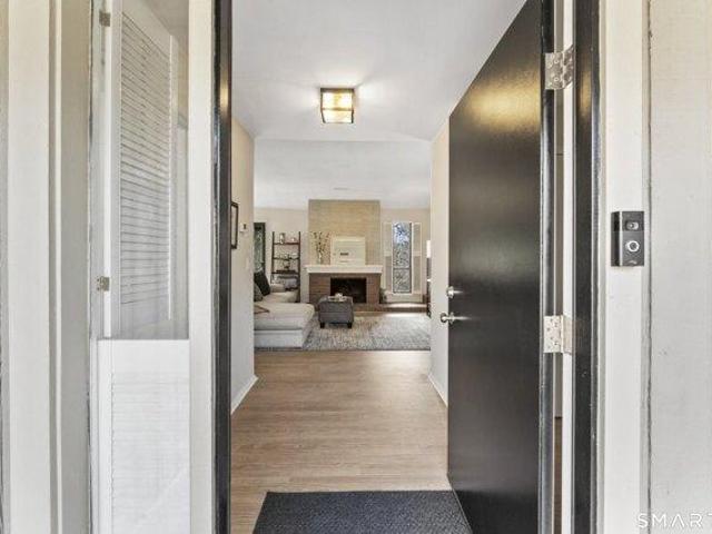 condo with 2 bedroom, Southbury CT DS101897099
