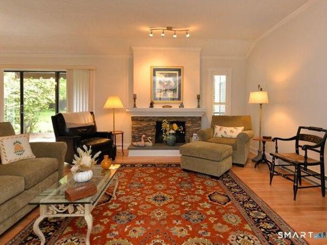 condo with 2 bedroom, Southbury CT DS102284705