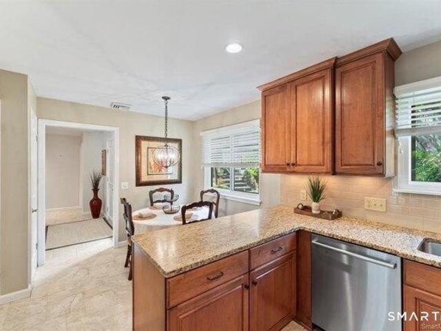 condo with 2 bedroom, Southbury CT DS103930119