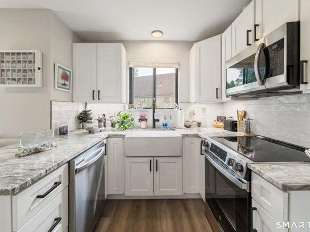 condo with 2 bedroom, Southbury CT DS104076828