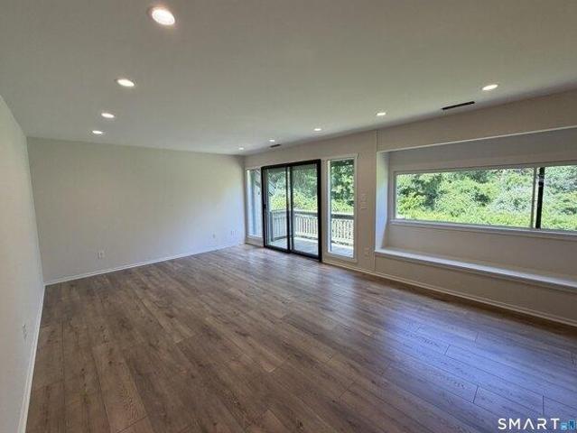 condo with 2 bedroom, Southbury CT DS104236205