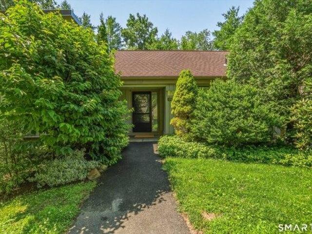condo with 2 bedroom, Southbury CT ES103930594