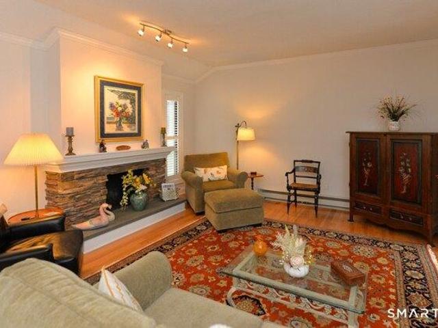 condo with 2 bedroom, Southbury CT ES103125982