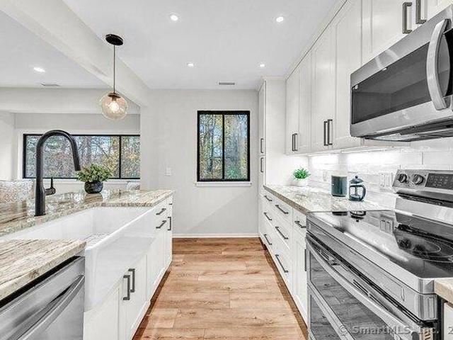 condo with 2 bedroom, Southbury CT ES103186063