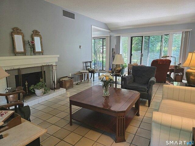 condo with 2 bedroom, Southbury CT ES104406876