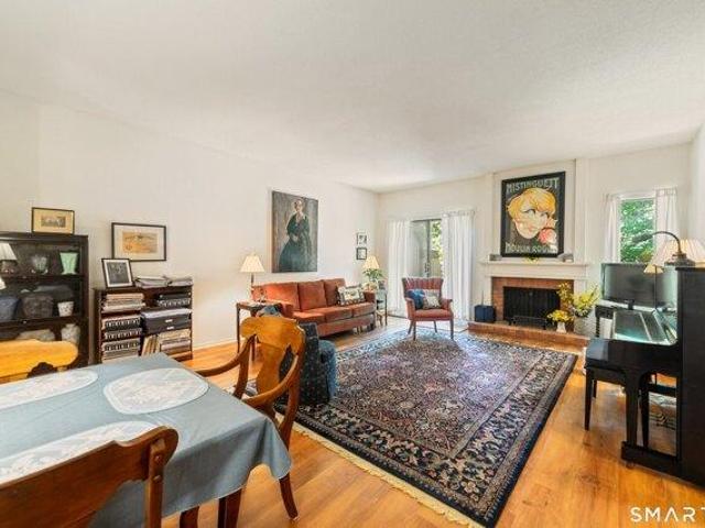 condo with 2 bedroom, Southbury CT ES104410624