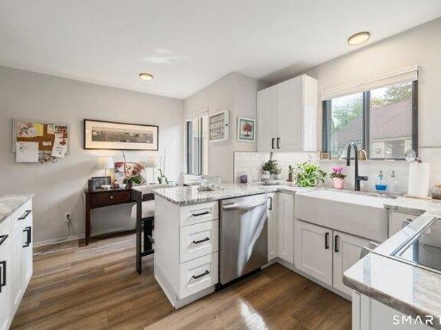 condo with 2 bedroom, Southbury CT ES104721006