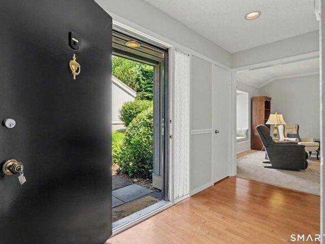 condo with 2 bedroom, Southbury CT ES104789043