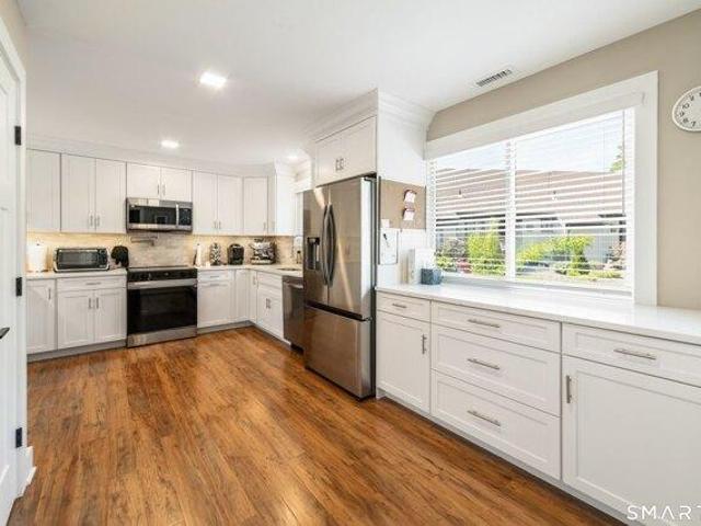 condo with 2 bedroom, Southbury CT ES104790044