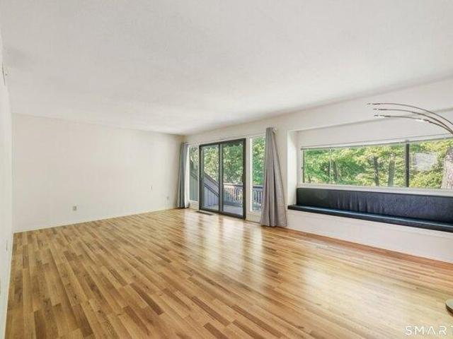 condo with 2 bedroom, Southbury CT ES104835479