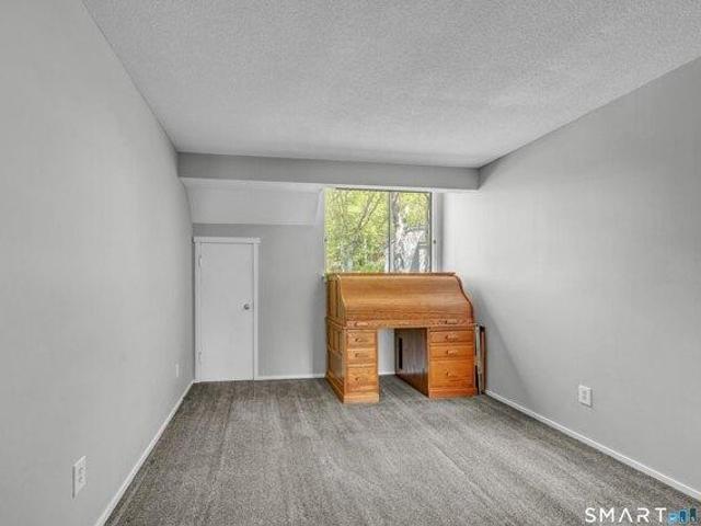 condo with 2 bedroom, Southbury CT ES104075077