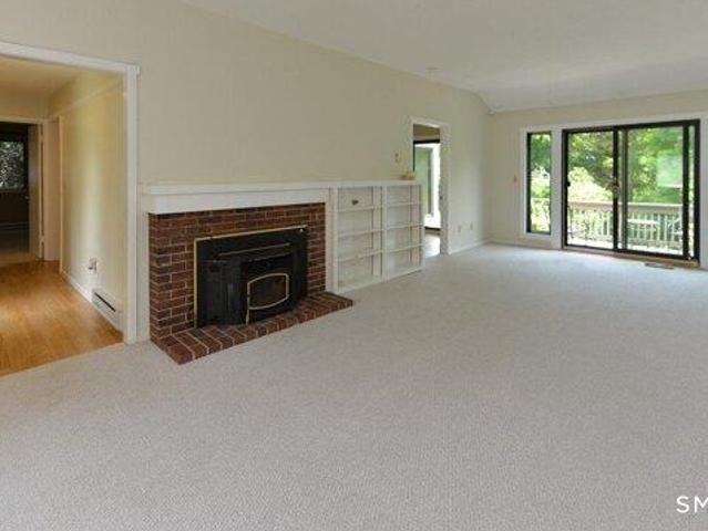 condo with 2 bedroom, Southbury CT ES104298307
