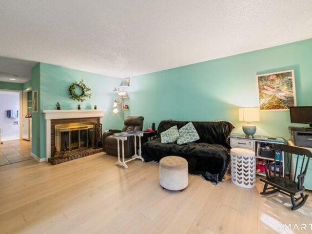 condo with 2 bedroom, Southbury CT ES104351619