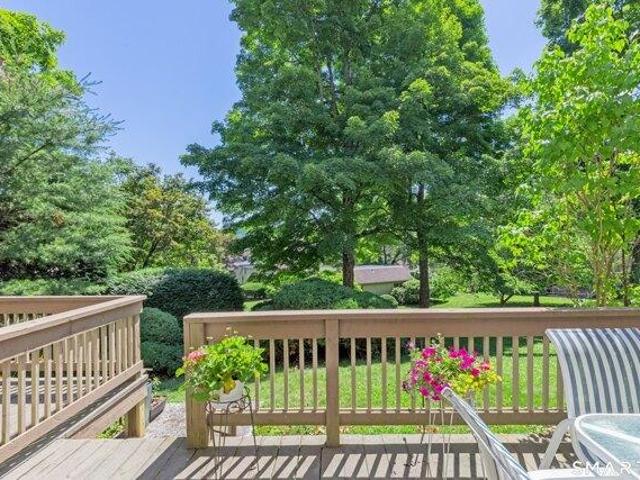 condo with 2 bedroom, Southbury CT ES104376311