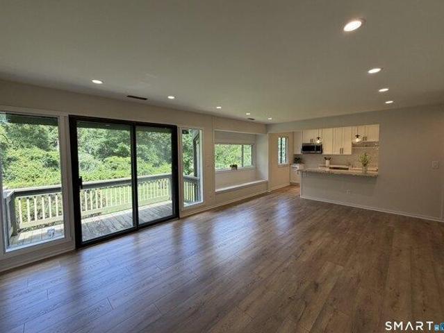 condo with 2 bedroom, Southbury CT ES105113697