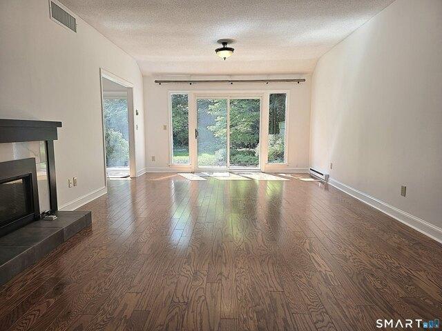 condo with 2 bedroom, Southbury CT ES105113721