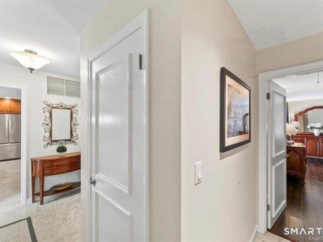 condo with 2 bedroom, Southbury CT ES105125214