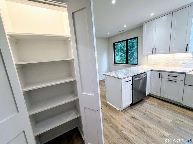 condo with 2 bedroom, Southbury CT ES105155874