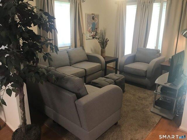 condo with 2 bedroom, Southbury CT ES105158649