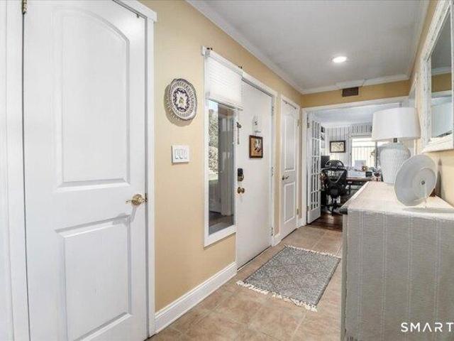 condo with 2 bedroom, Southbury CT ES105159166