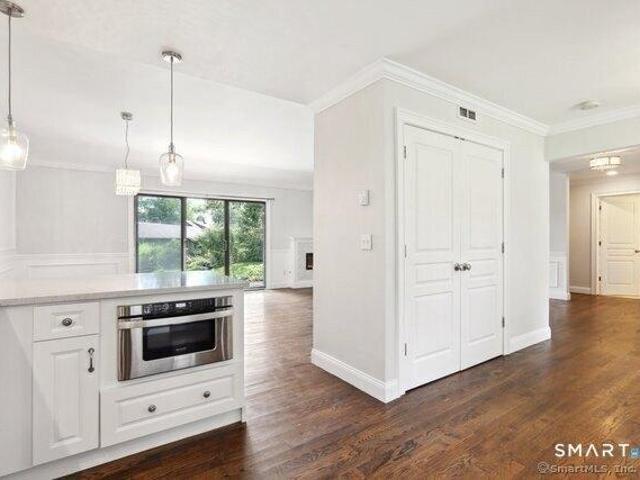 condo with 2 bedroom, Southbury CT ES105160907