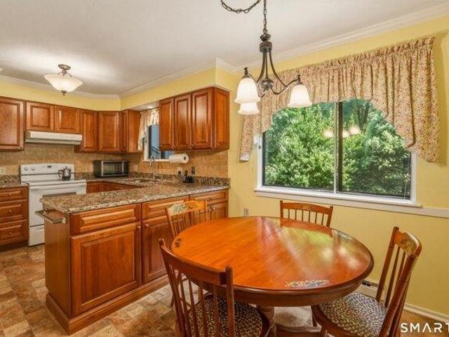 condo with 2 bedroom, Southbury CT ES105160161