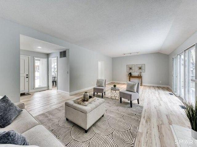 condo with 2 bedroom, Southbury CT ES105171837