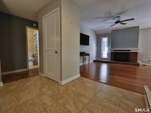 condo with 2 bedroom, Southbury CT ES105205088