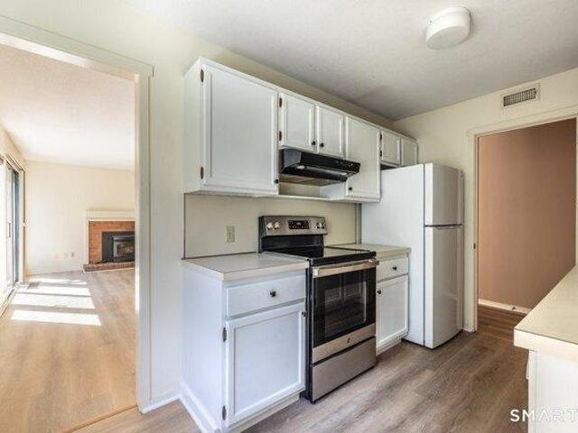 condo with 2 bedroom, Southbury CT ES105230979