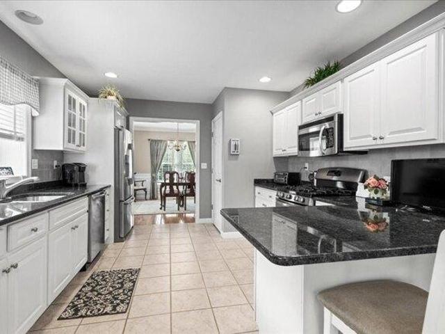 condo with 2 bedroom, Southborough MA DS102595166