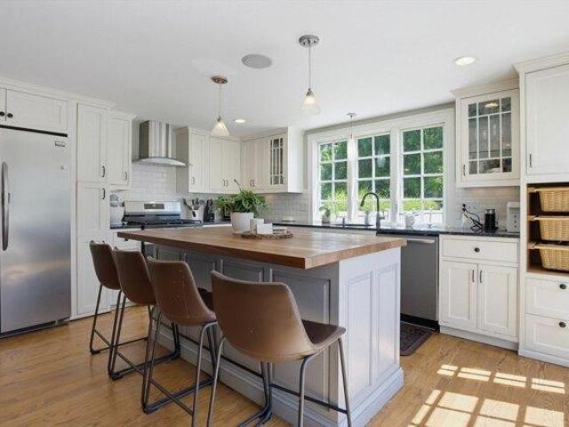 condo with 2 bedroom, Southborough MA ES105117199