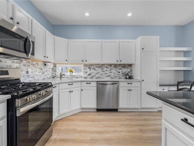 condo with 2 bedroom, Smithfield RI ES104235723