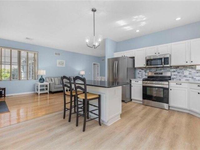 condo with 2 bedroom, Smithfield RI ES105092241