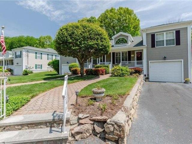 condo with 2 bedroom, Smithfield RI ES103662797
