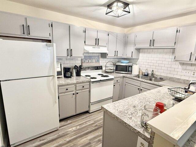 condo with 2 bedroom, Smithville NJ ES105156017