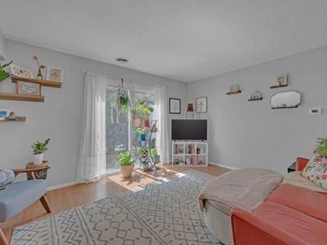 condo with 2 bedroom, Spencer MA ES105233083