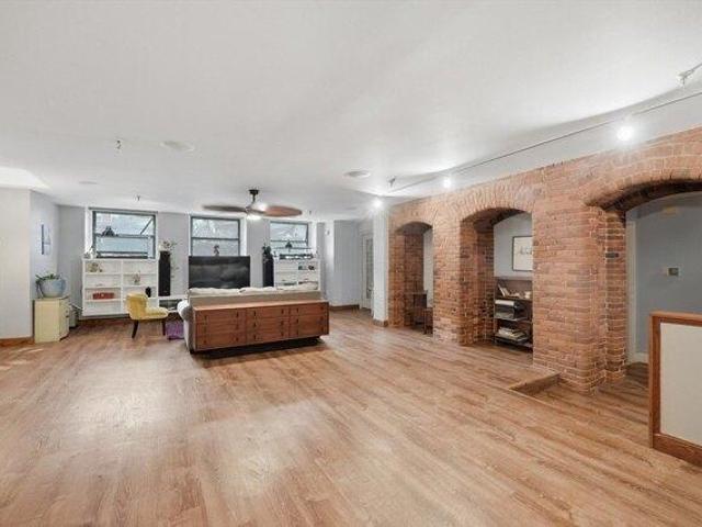 condo with 2 bedroom, Springfield MA DLS102216225