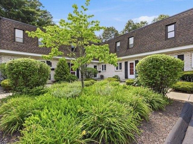 condo with 2 bedroom, Springfield MA DS104297740