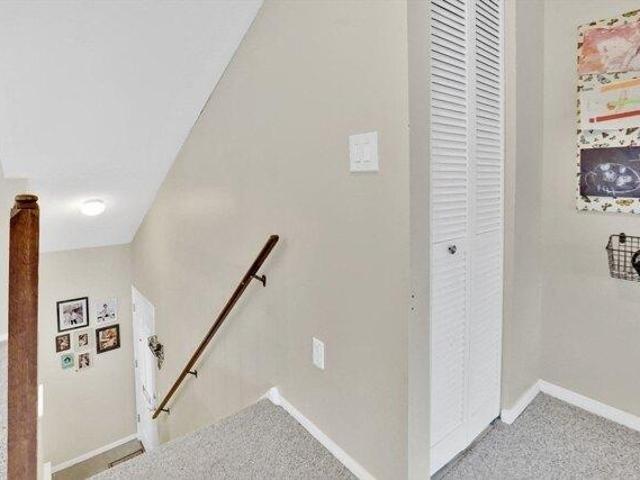 condo with 2 bedroom, Springfield MA ES104329768