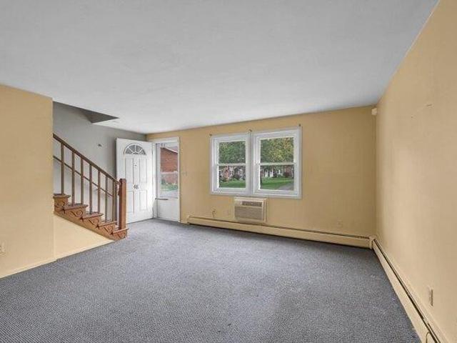 condo with 2 bedroom, Springfield MA ES104514441