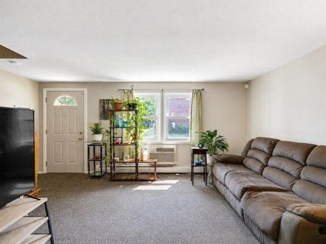 condo with 2 bedroom, Springfield MA ES105061593