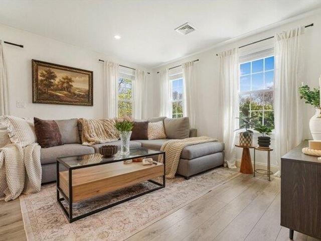 condo with 2 bedroom, Swansea MA ES103249378