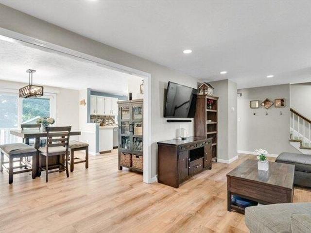 condo with 2 bedroom, Stoughton MA ES104835197