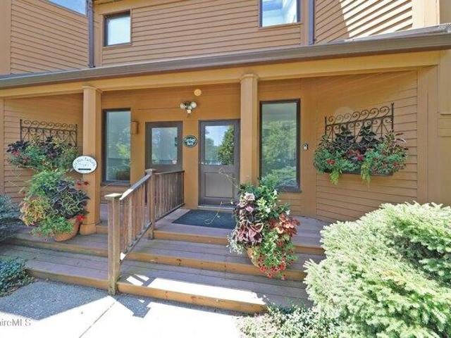 condo with 2 bedroom, Stockbridge MA ES104789376