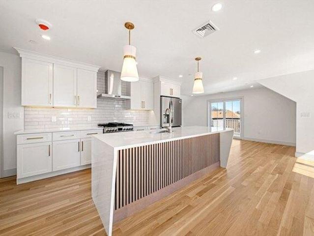 condo with 2 bedroom, Stoneham MA DLS102412373