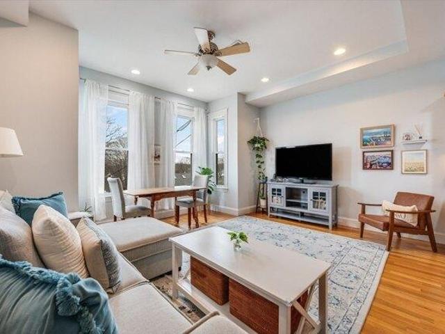 condo with 2 bedroom, Stoneham MA DLS102825106