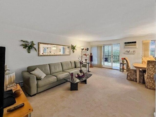 condo with 2 bedroom, Stoneham MA DS102724083