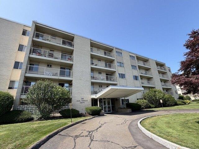 condo with 2 bedroom, Stoneham MA DS104480870