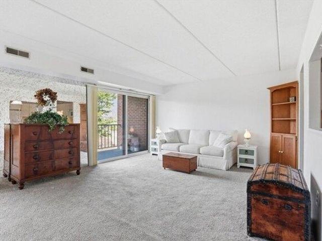 condo with 2 bedroom, Stoneham MA ES102959811